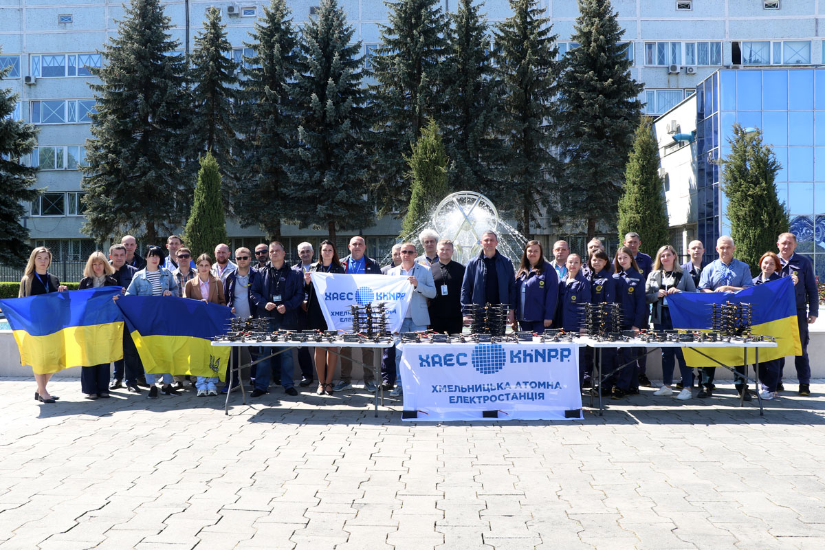 Перші 50 птахів з «Рою дронів від хмельницьких атомників вирушили на передову Незалежний